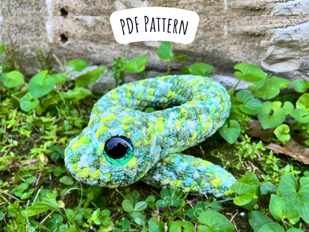 Snake Crochet Pattern (No Sew) – Moms Stitchetti